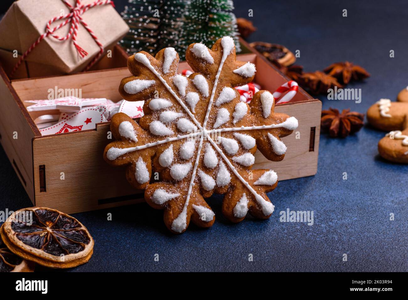 Delicious gingerbread cookies with honey, ginger and cinnamon. Winter ...