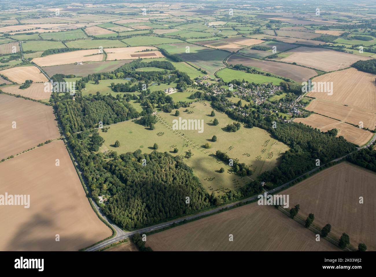Aerial view oxfordshire village hi-res stock photography and images - Alamy