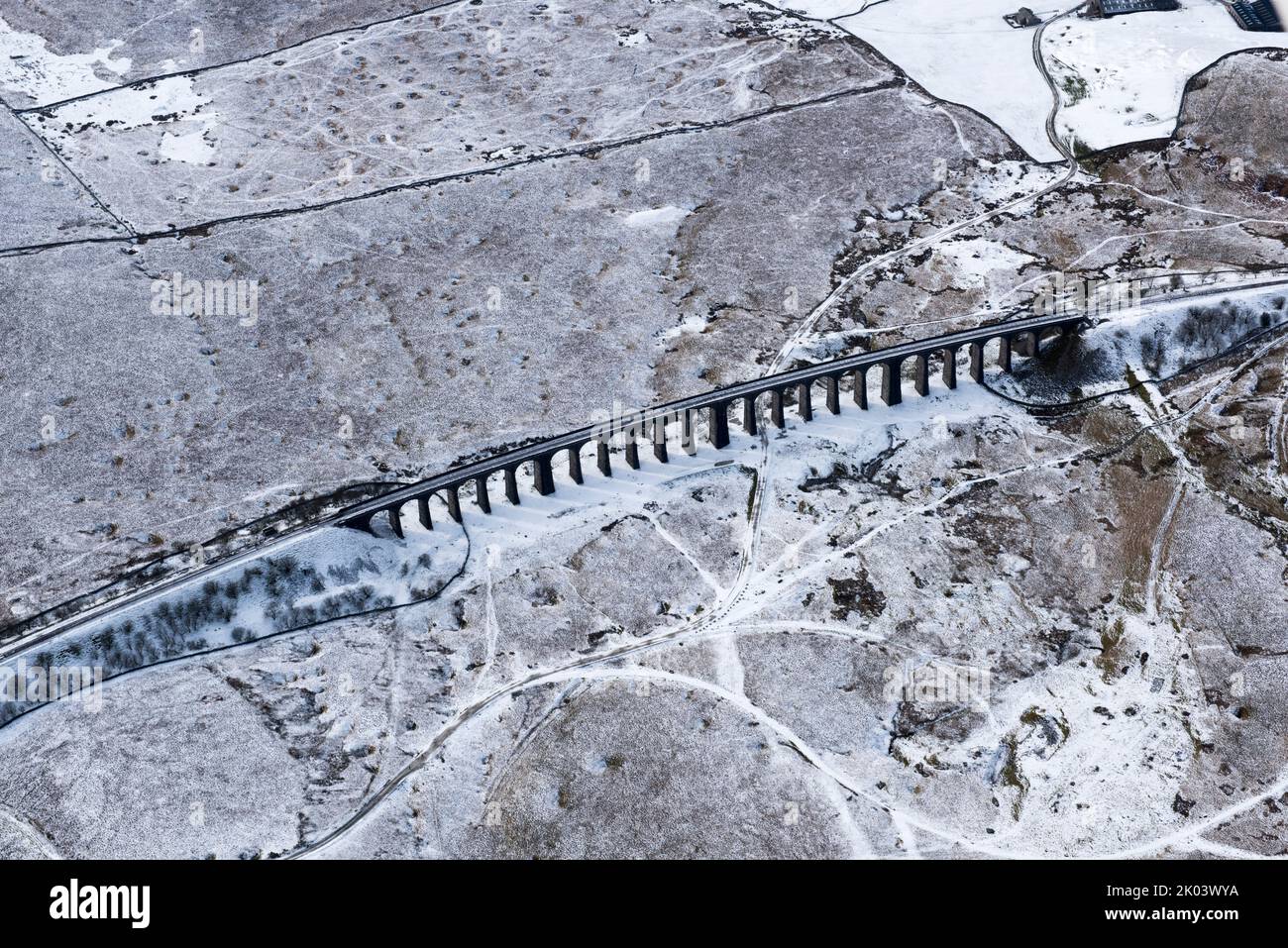 Ribblehead Viaduct or Batty Moss Viaduct on the Settle-Carlisle Railway ...
