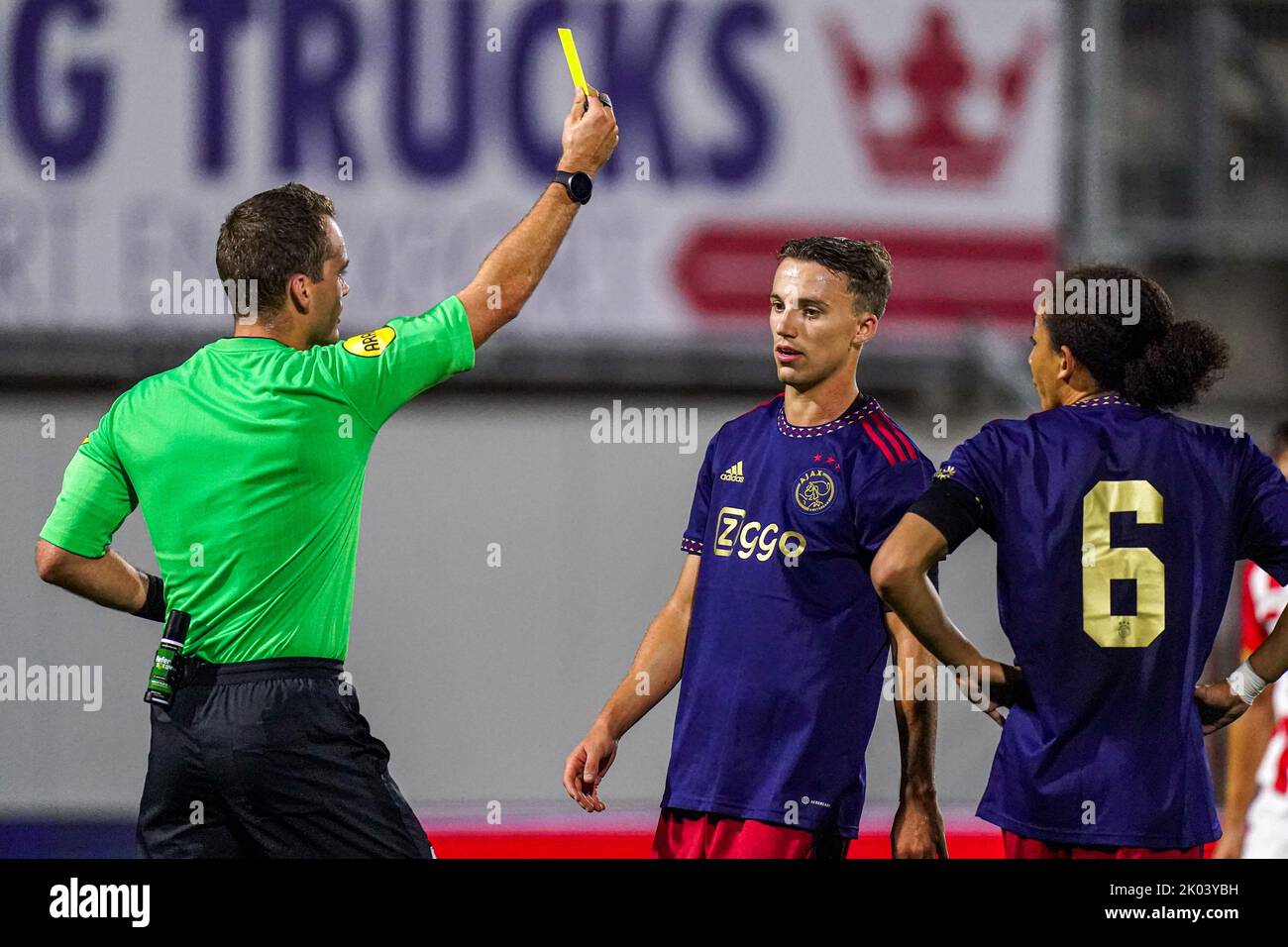 OSS, NETHERLANDS - SEPTEMBER 9: Referee Robin Vereijken during the ...
