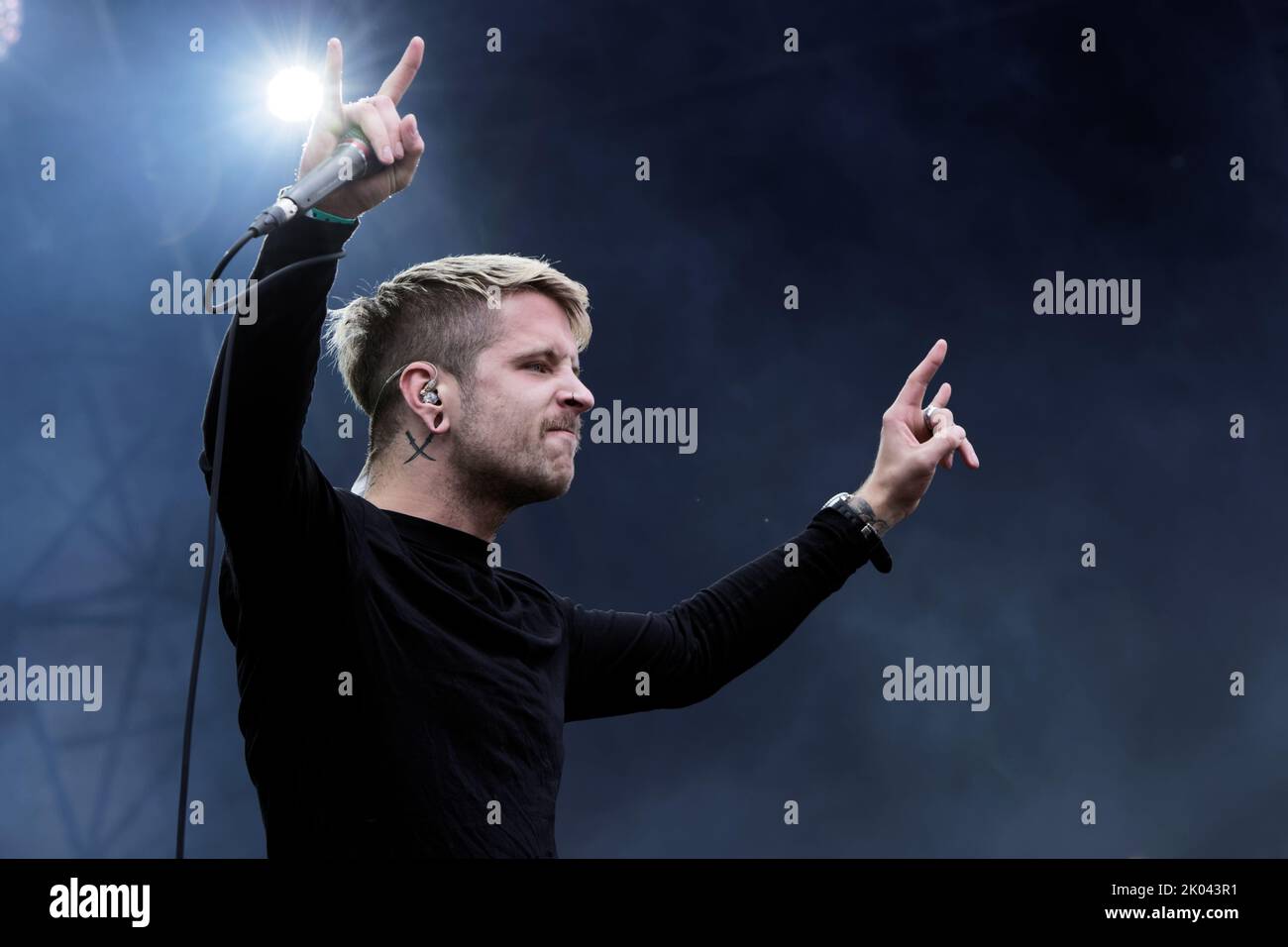 Bury tomorrow singer hi-res stock photography and images - Alamy