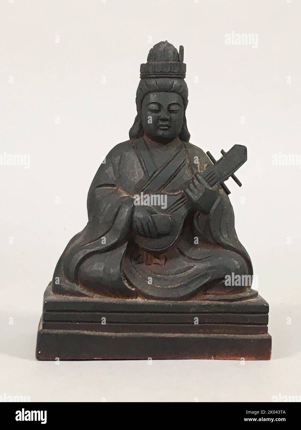 Biwa instrument hi-res stock photography and images - Alamy