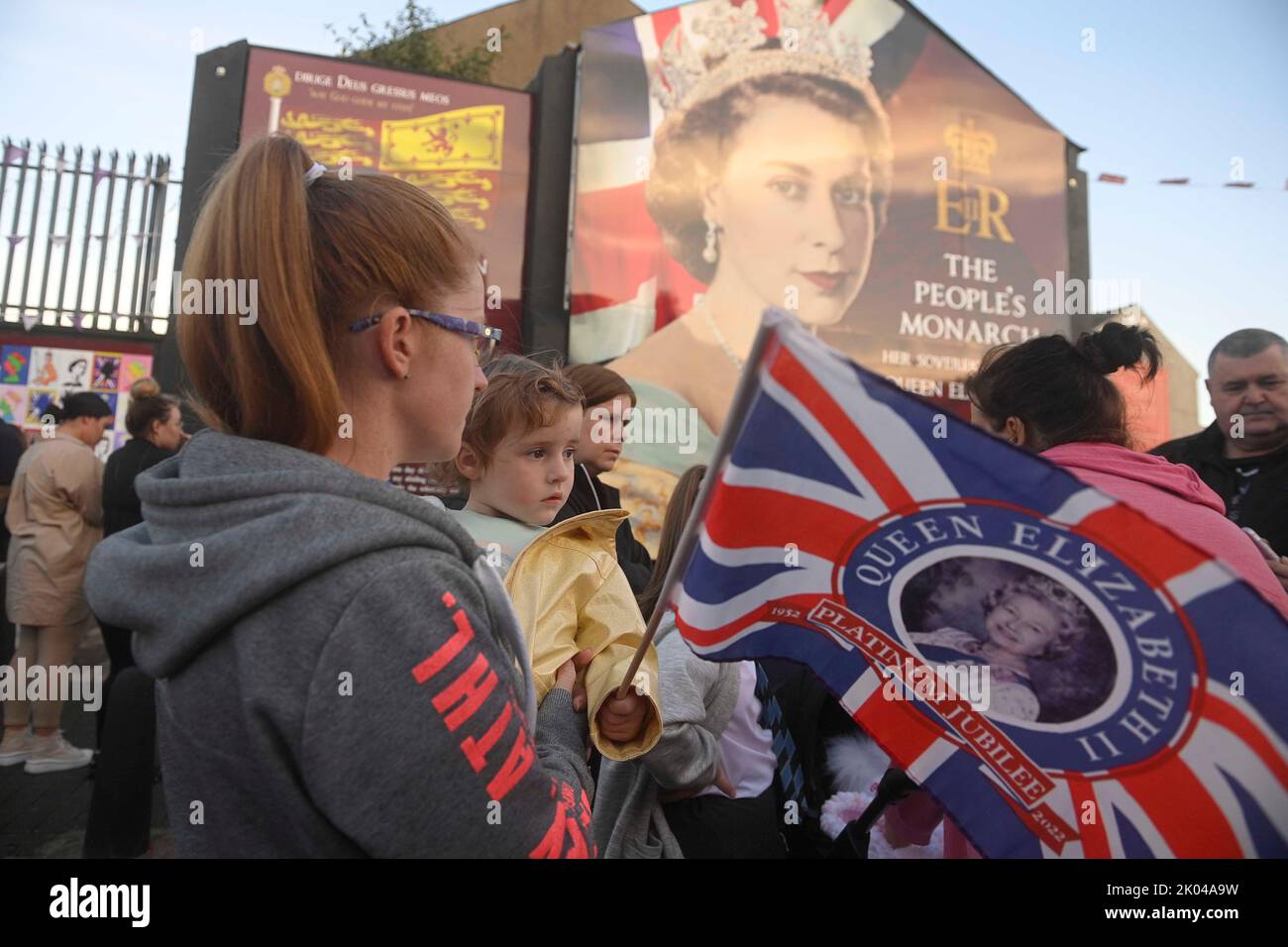 Loyalist Bands and members of the public come out to mourn the loss of ...