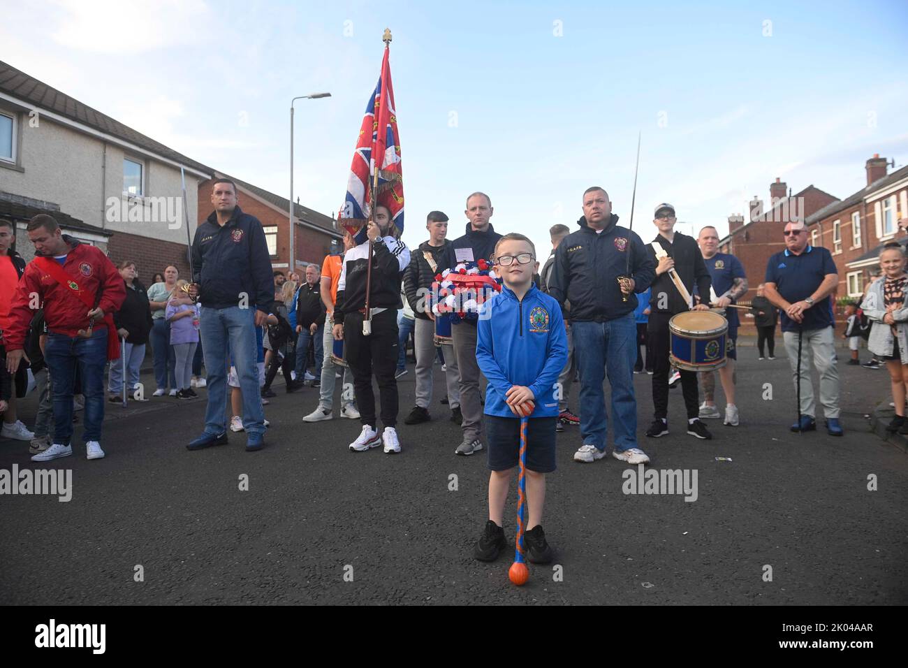 Loyalist Bands and members of the public come out to mourn the loss of ...