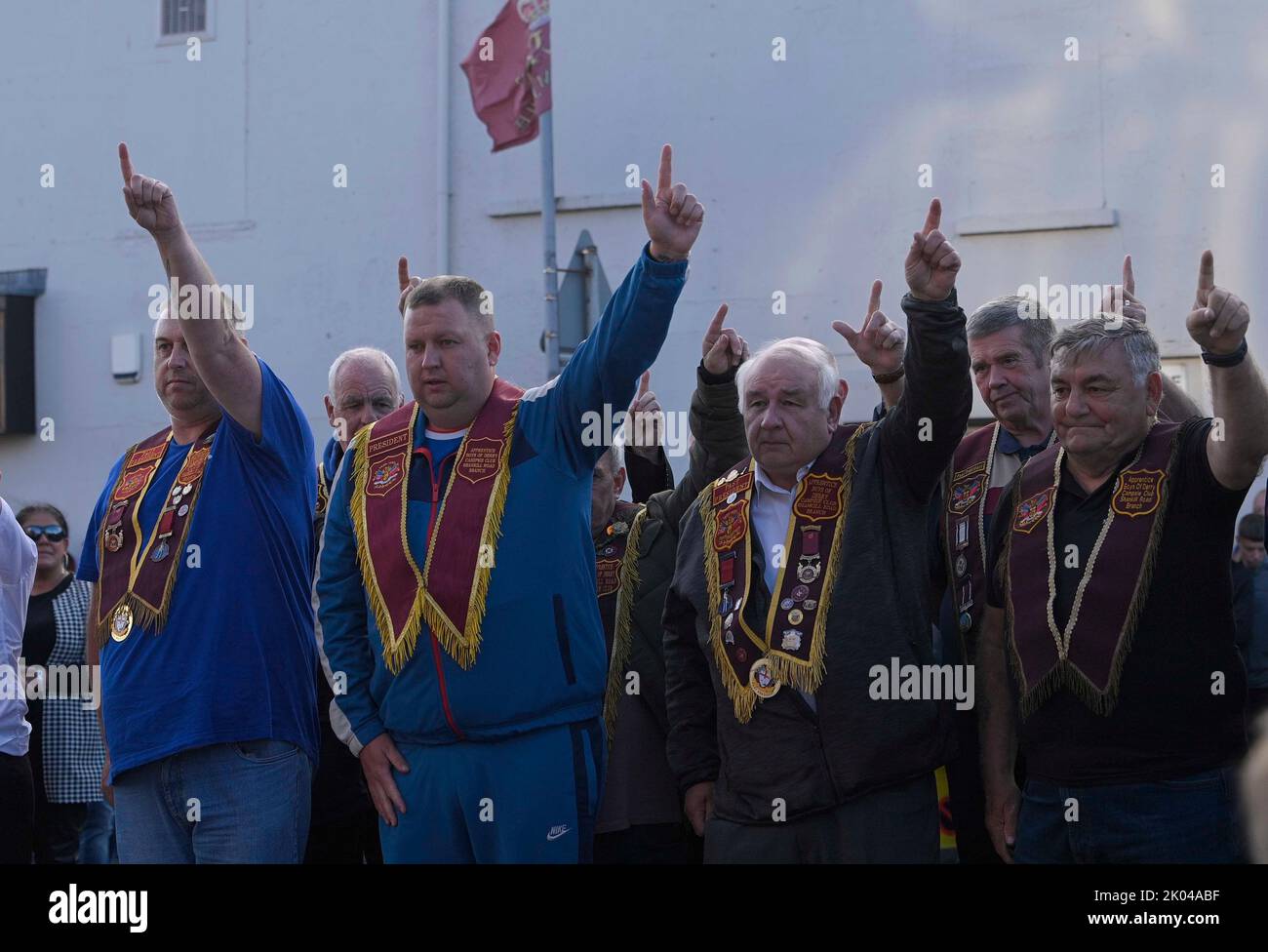 Loyalist Bands and members of the public come out to mourn the loss of ...