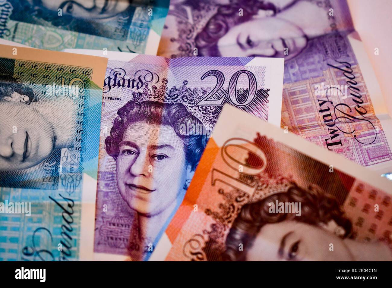 the Queen on bank notes Stock Photo - Alamy