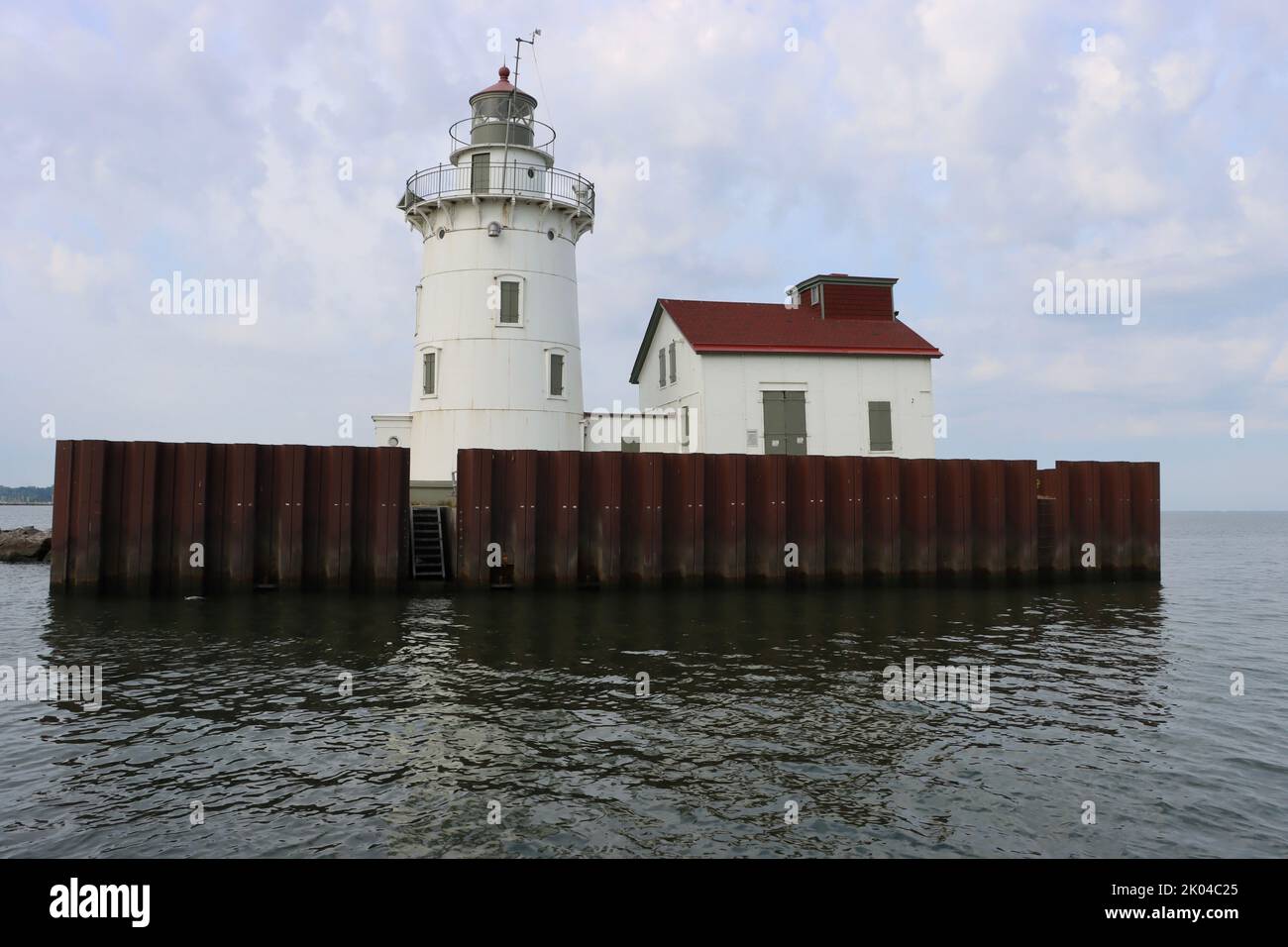 Cleveland harbor west pierhead lighthouse hi-res stock photography and ...