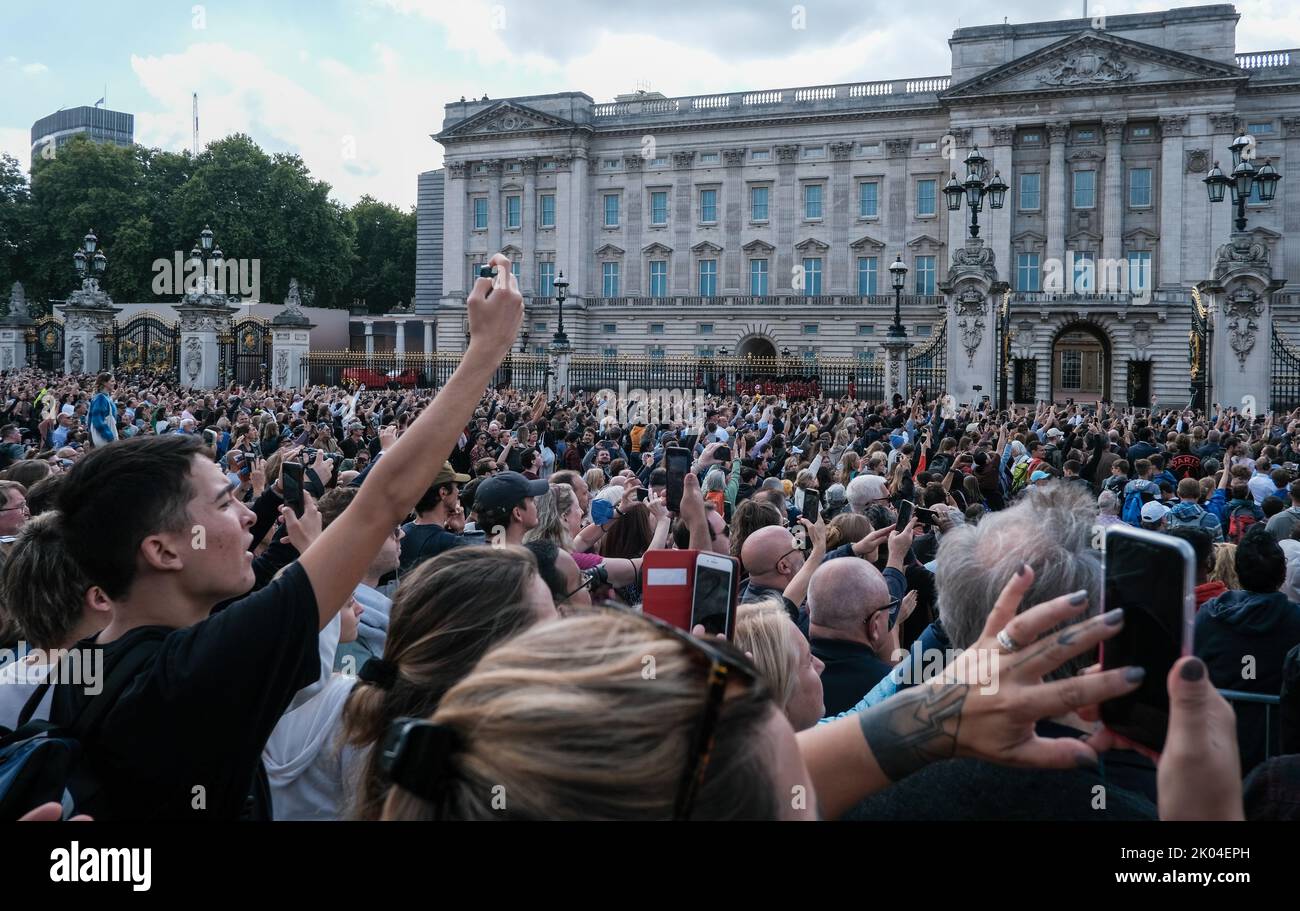 Respect to the late queen elizabeth ii hi-res stock photography and ...