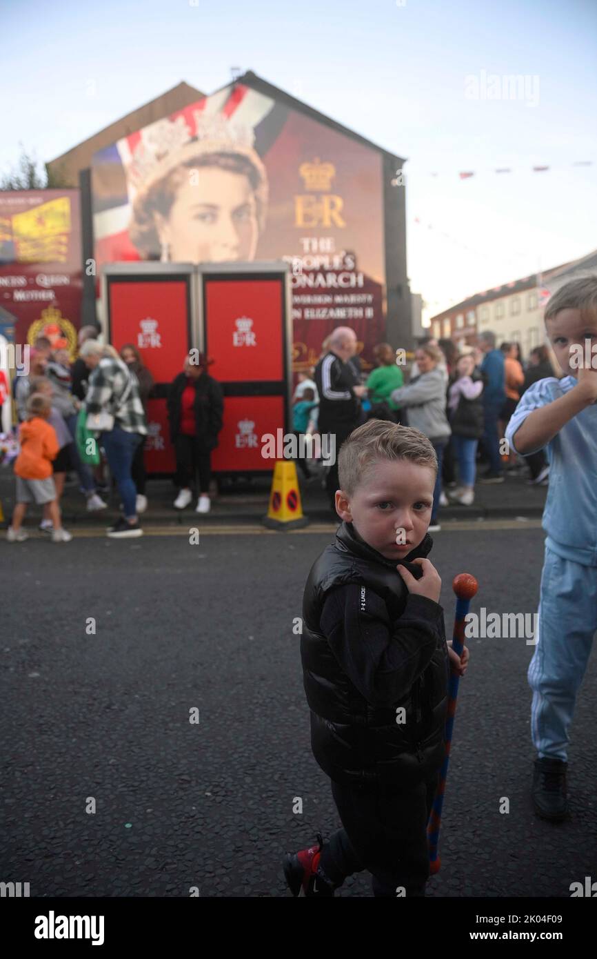 Loyalist Bands and members of the public come out to mourn the loss of ...