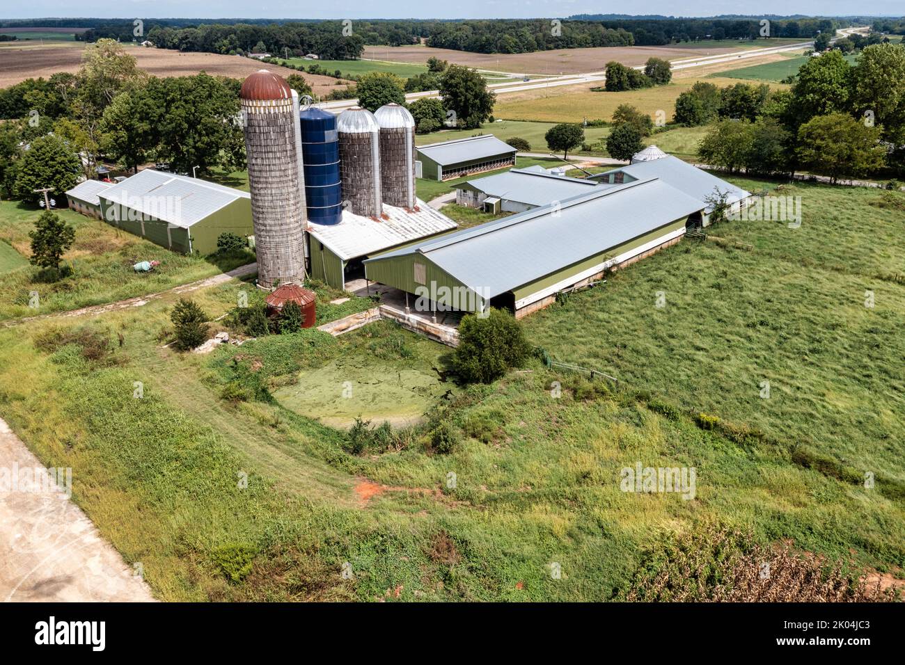 dairy farm barns and silos Stock Photo - Alamy