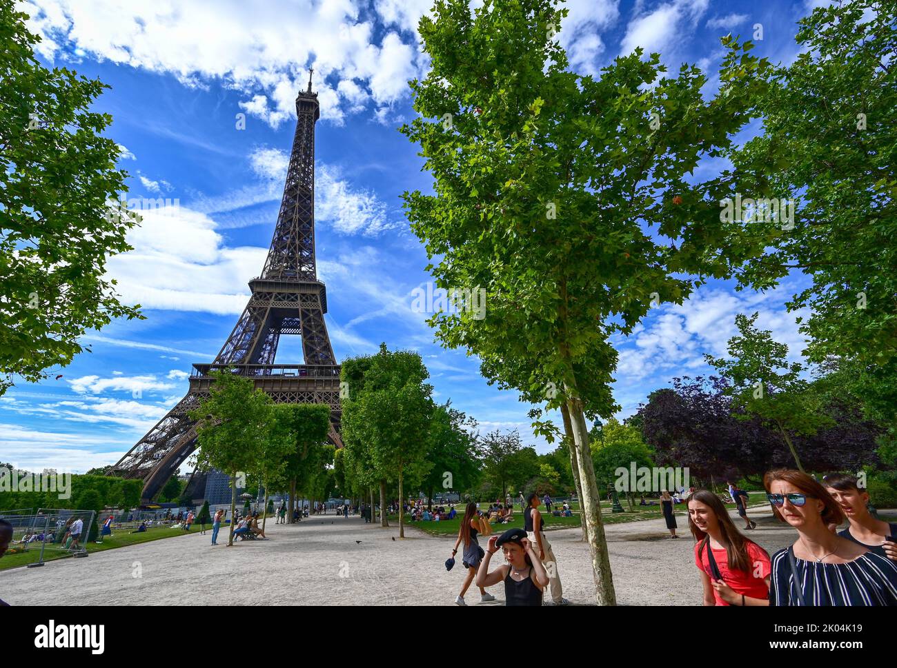 Paris, France, June 2022. In the large gardens of the Champ de Mars ...