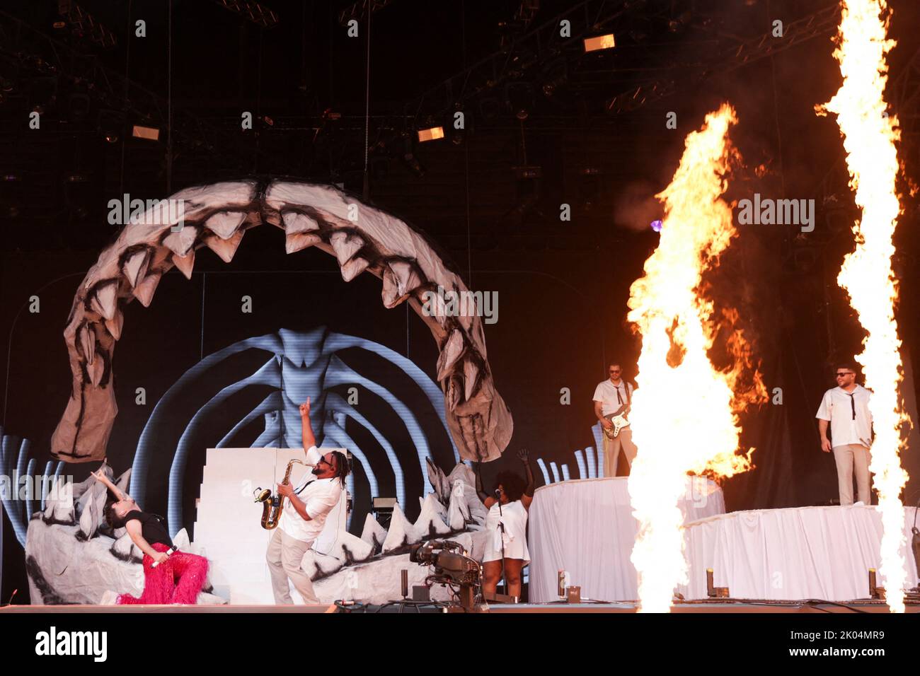 Singer jao hi-res stock photography and images - Alamy