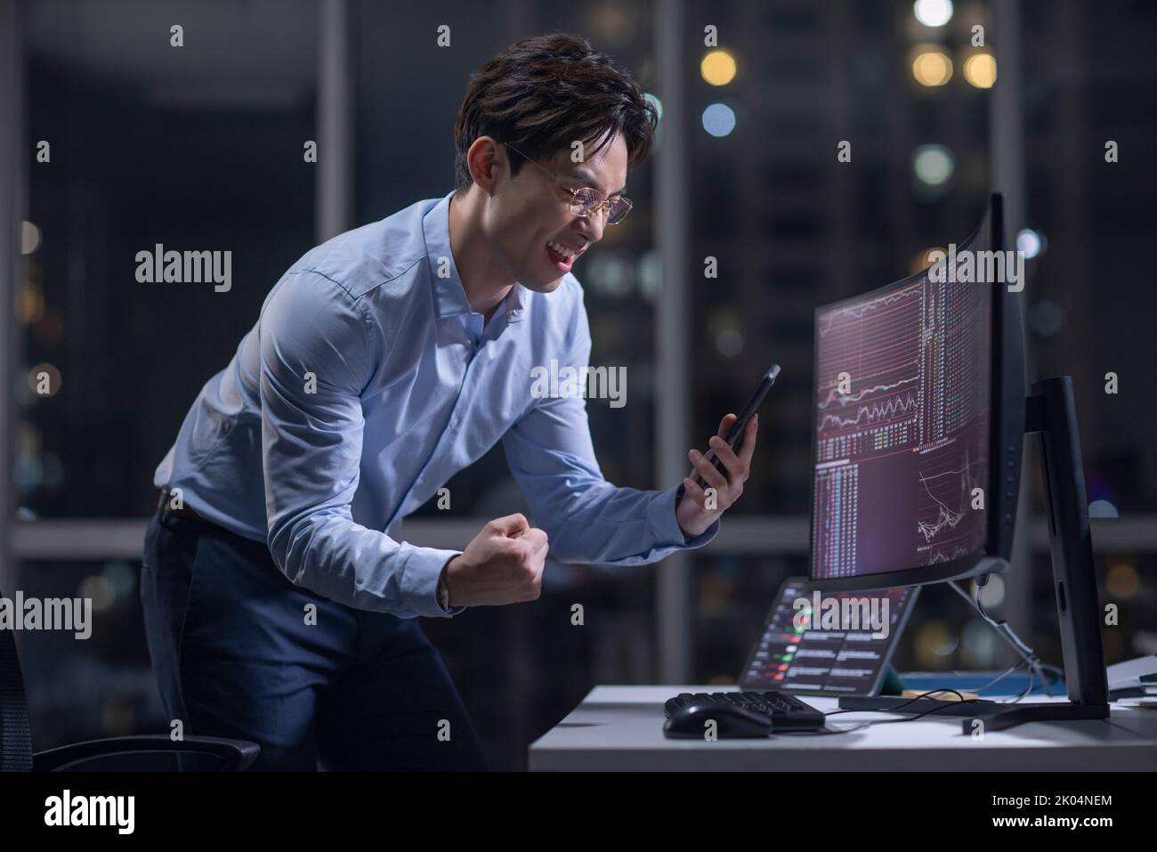Research news businessman in hi-res stock photography and images - Alamy