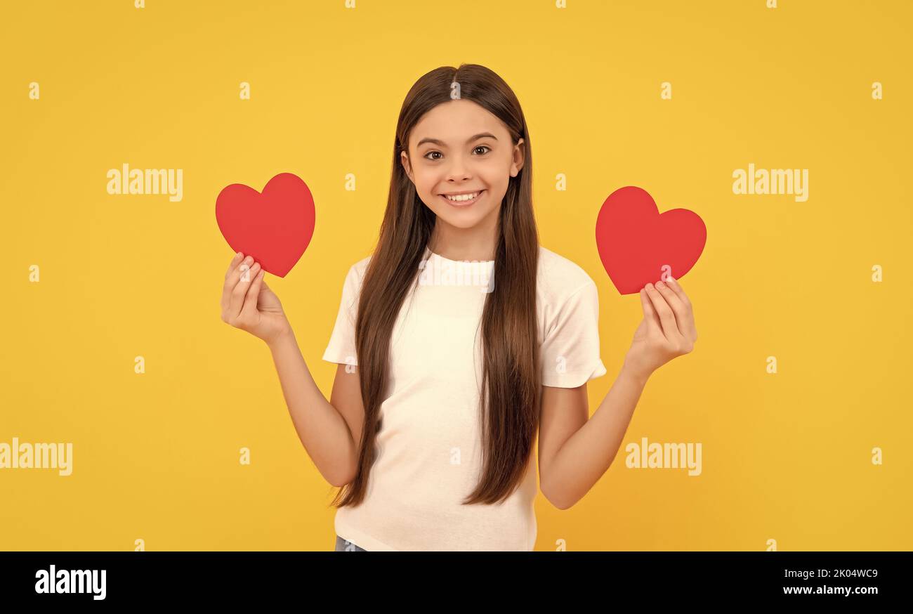 happy valentines day. be my valentine. teen girl on yellow background ...