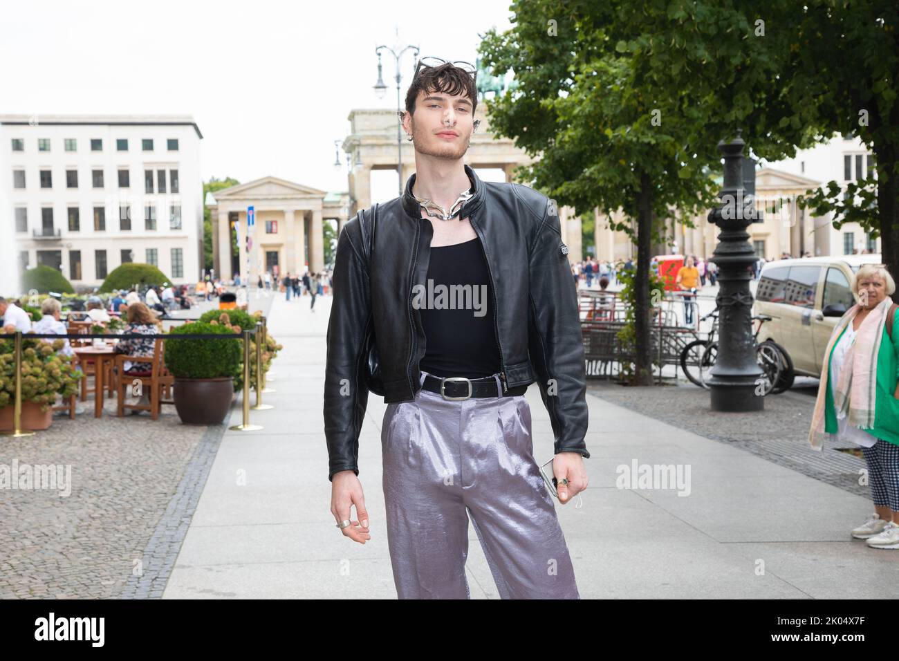 Frieder Sell bei der Anja Gockel Fashion Show S23 'Move On' auf der ...