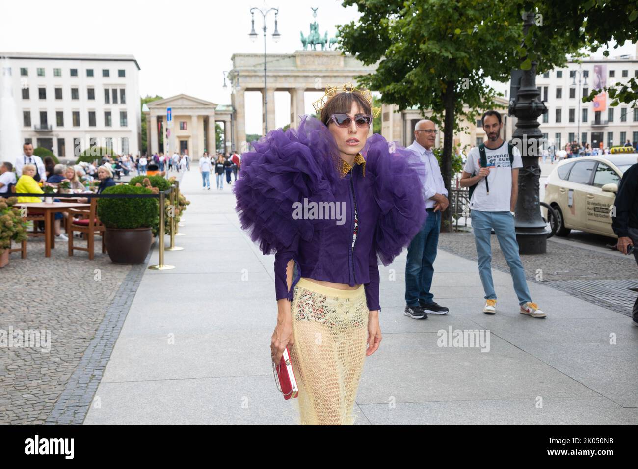 Salomé Chaboki bei der Anja Gockel Fashion Show S23 'Move On' auf der ...