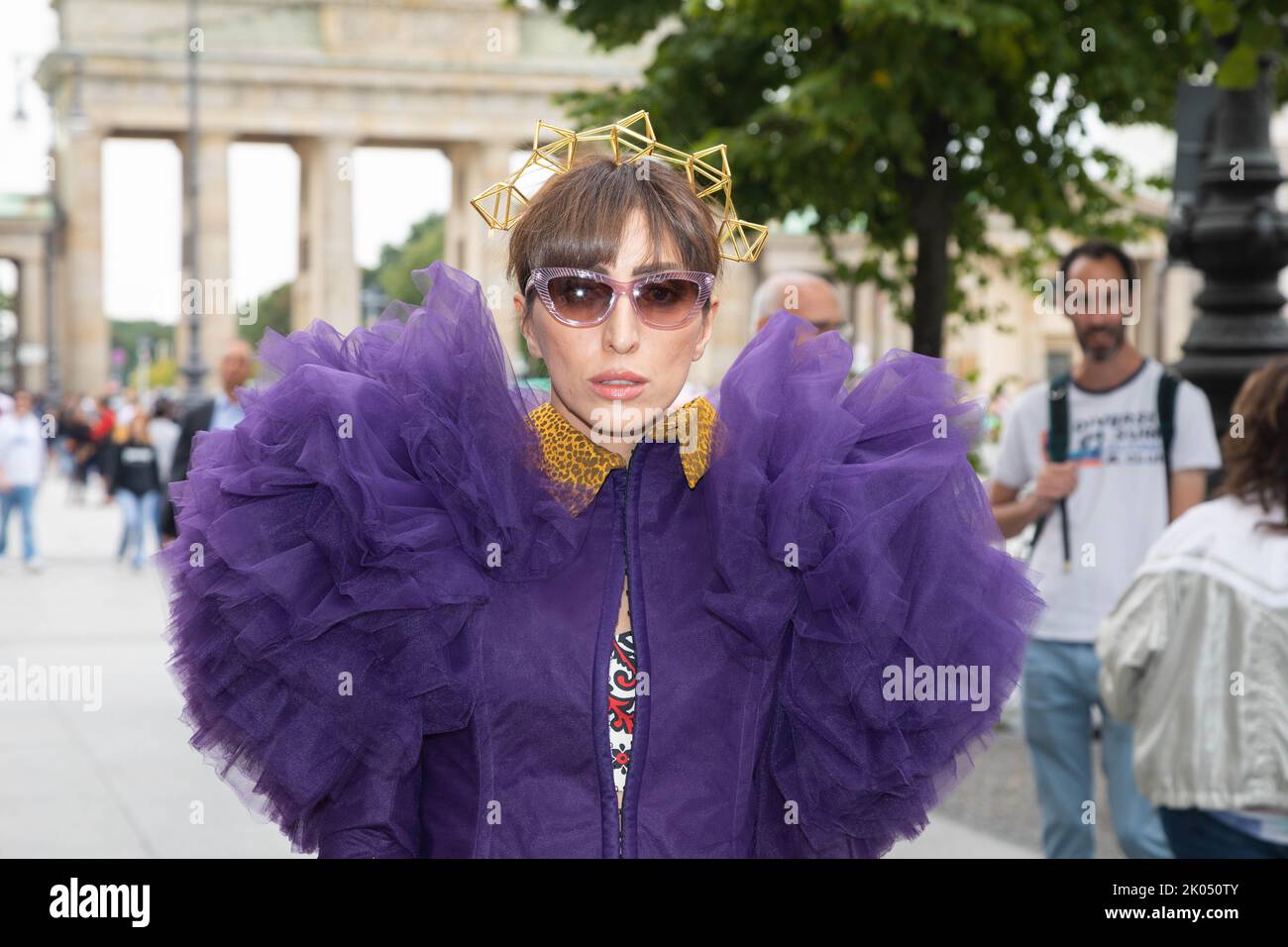 Salomé Chaboki bei der Anja Gockel Fashion Show S23 'Move On' auf der ...