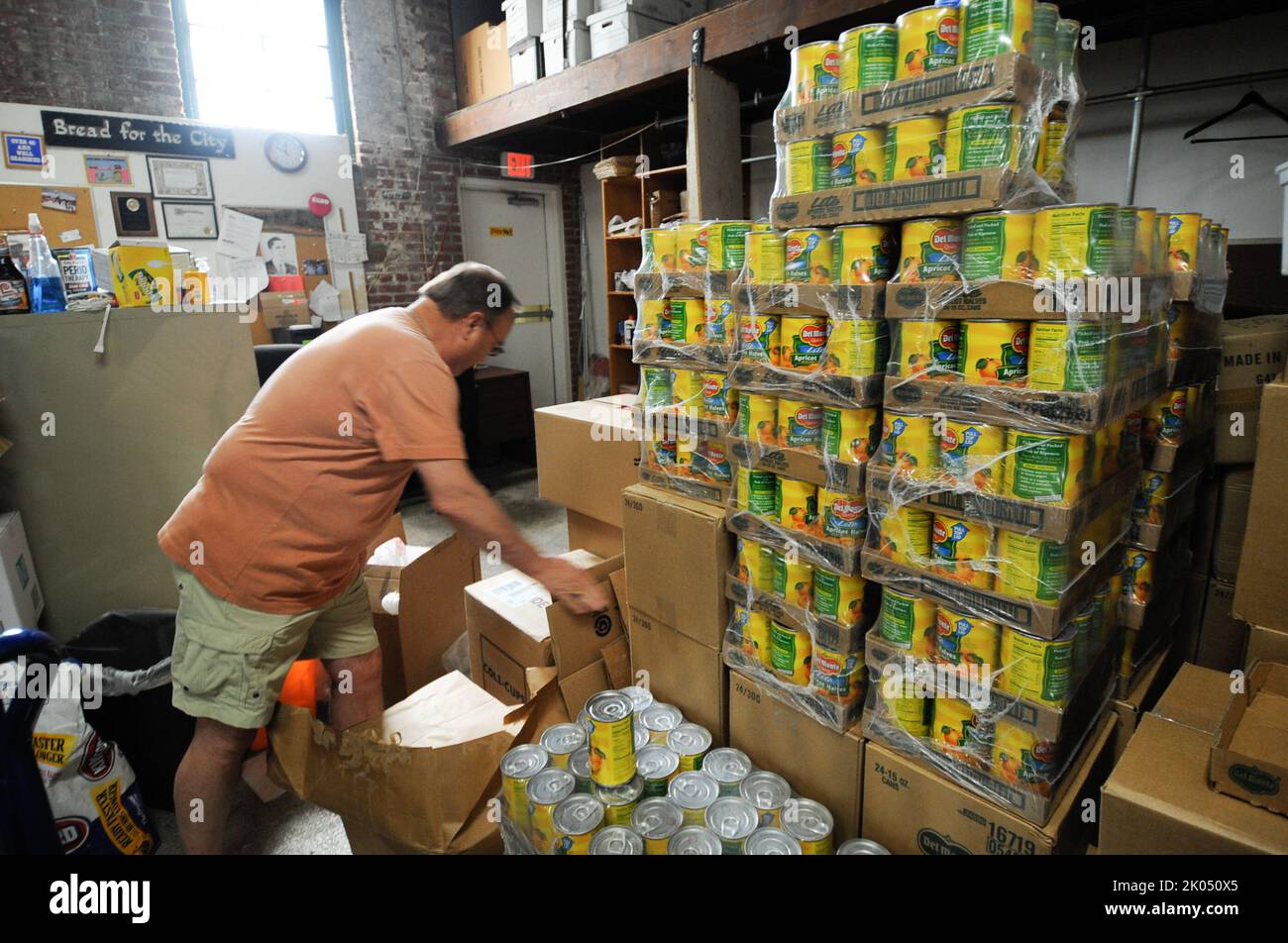 Activities at the Bread for the City Food Bank, Washington, D.C Stock ...