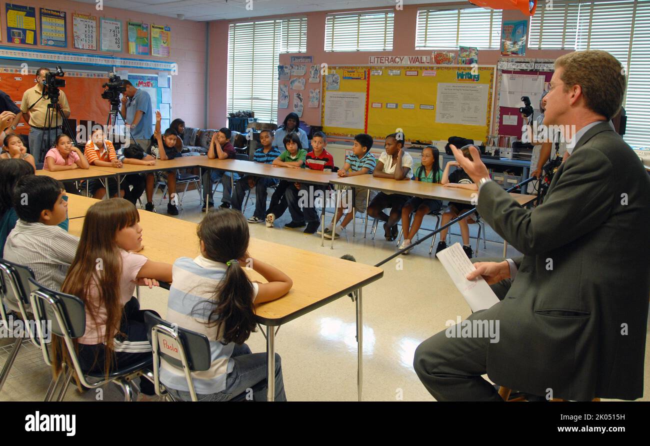 Secretary Shaun Donovan and other dignitaries address schoolchildren at ...