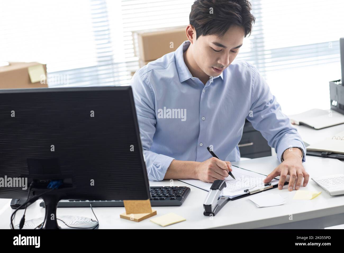Chinese business owner hi-res stock photography and images - Alamy