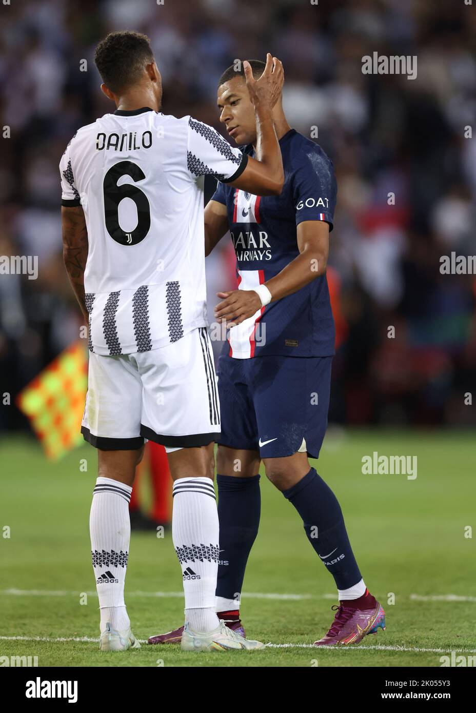 Paris, France, 6th September 2022. Danilo of Juventus salutes Kylian ...