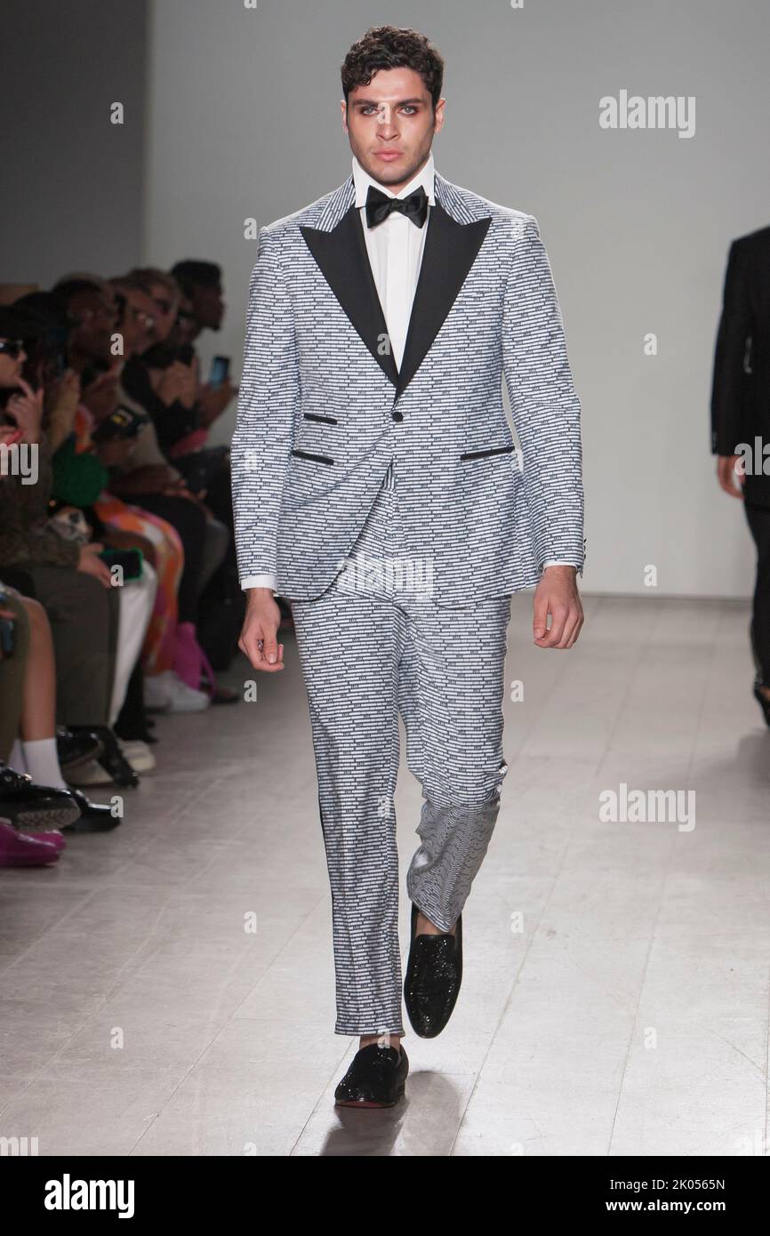 September 9th 2022 - New York,USA - Leonardo Spring Summer 2023 runway ...