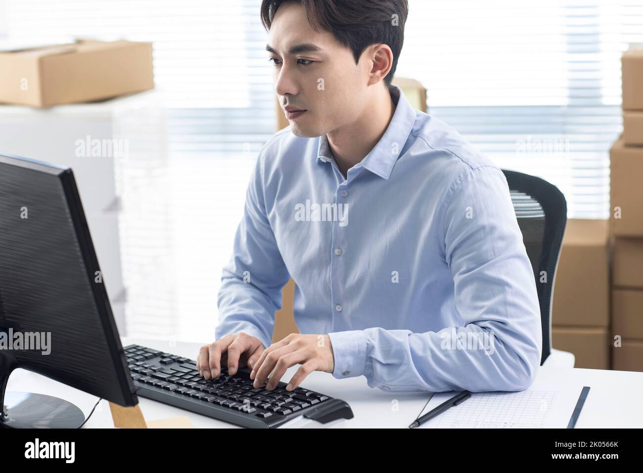 Chinese business owner hi-res stock photography and images - Alamy