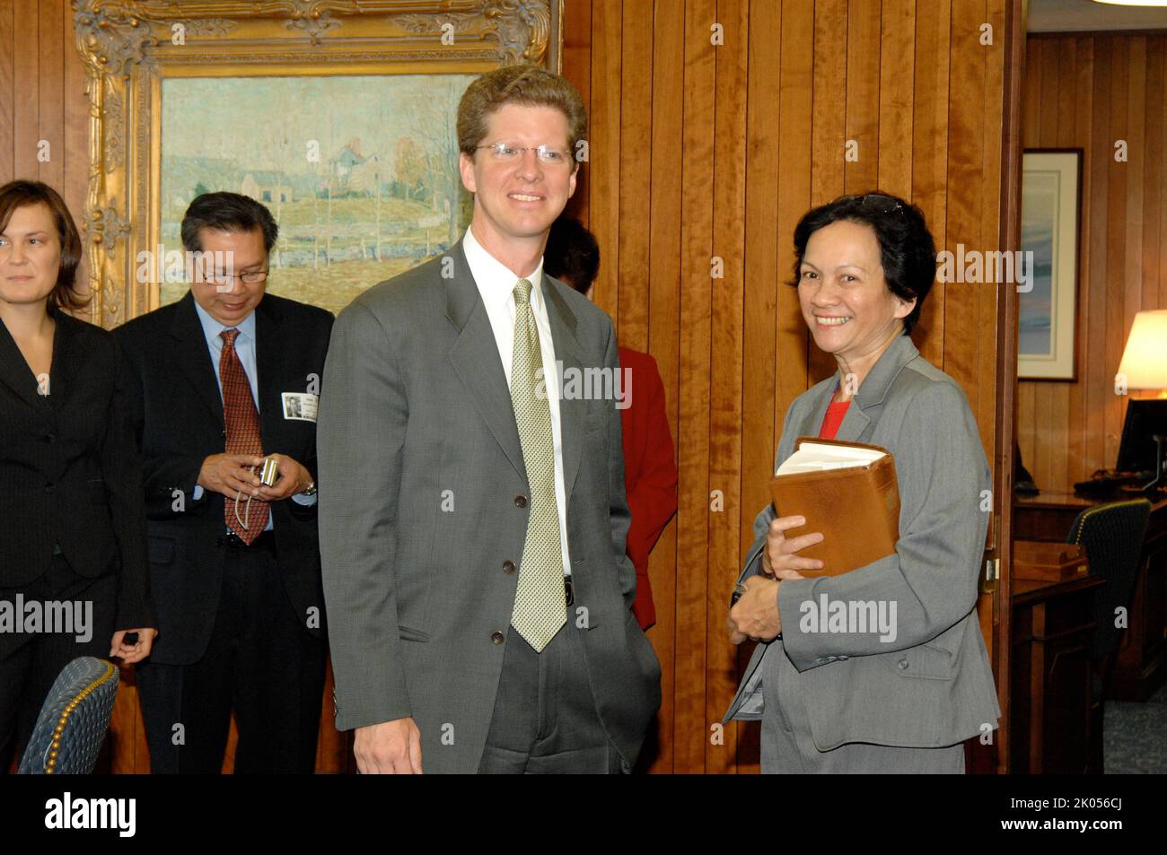 Swearing in ceremony for Deputy Secretary Ron Sims, with Secretary ...