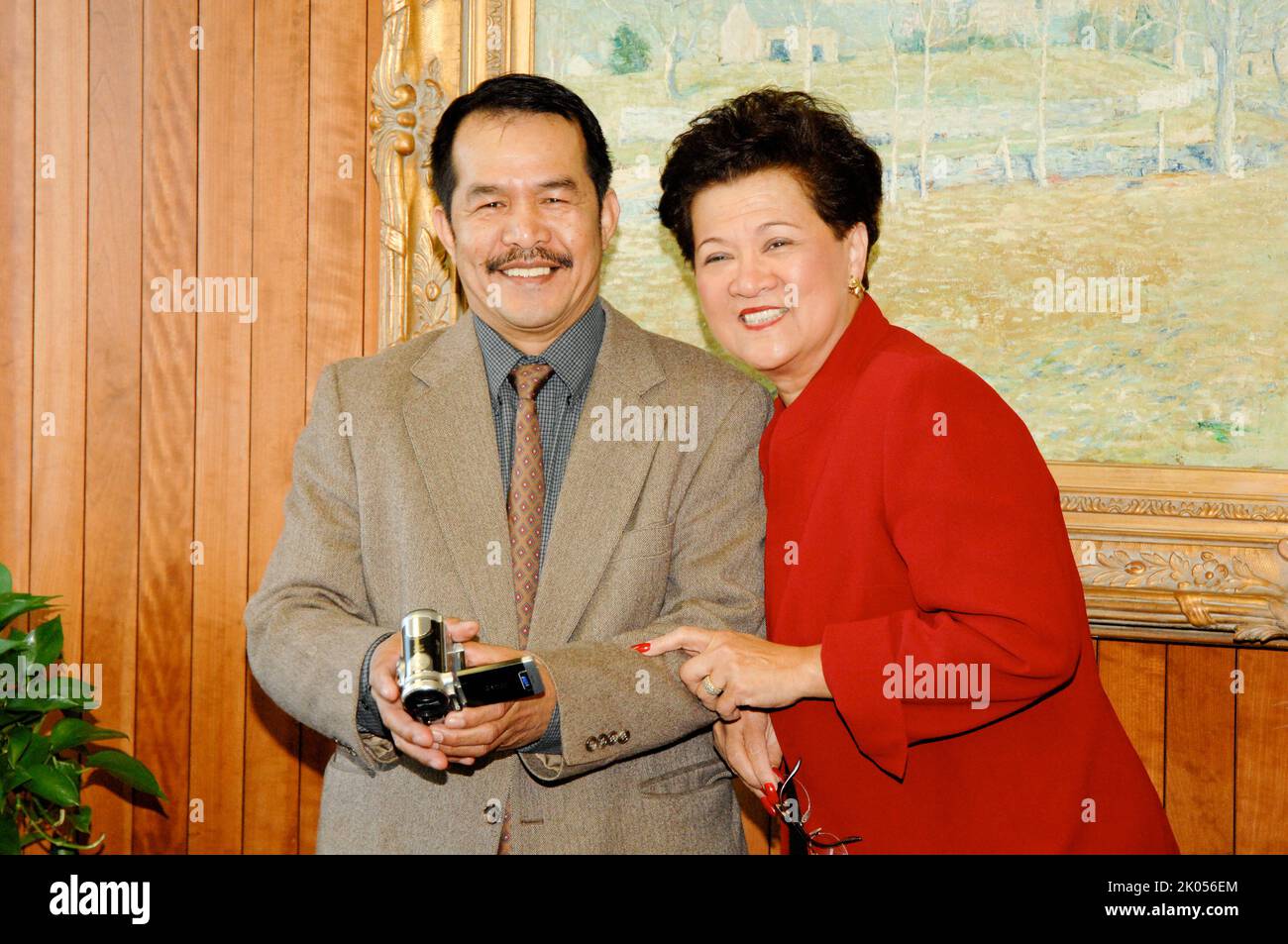 Swearing in ceremony for Deputy Secretary Ron Sims, with Secretary ...