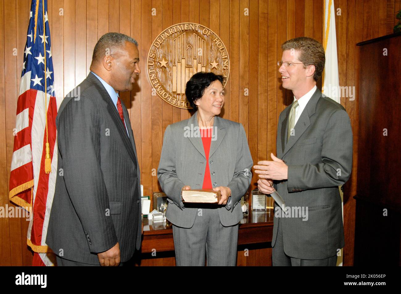 Swearing in ceremony for Deputy Secretary Ron Sims, with Secretary ...