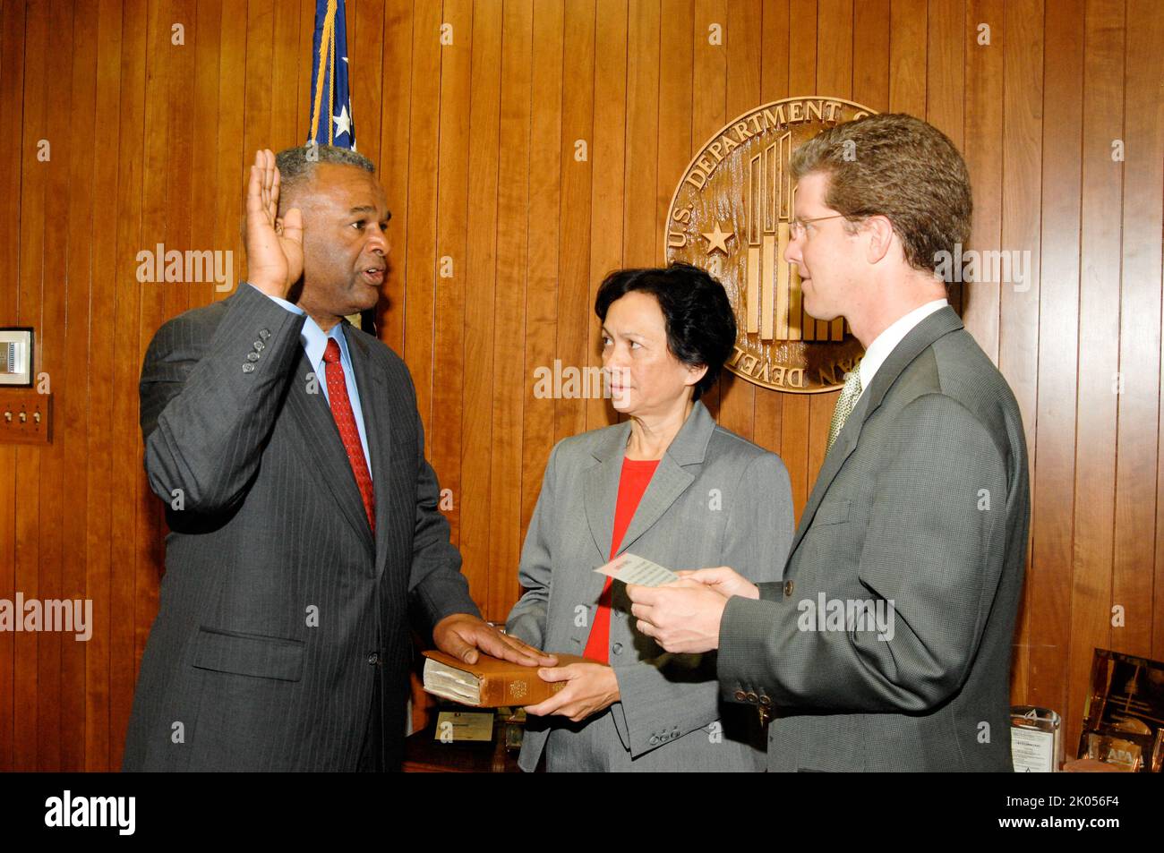 Swearing in ceremony for Deputy Secretary Ron Sims, with Secretary ...