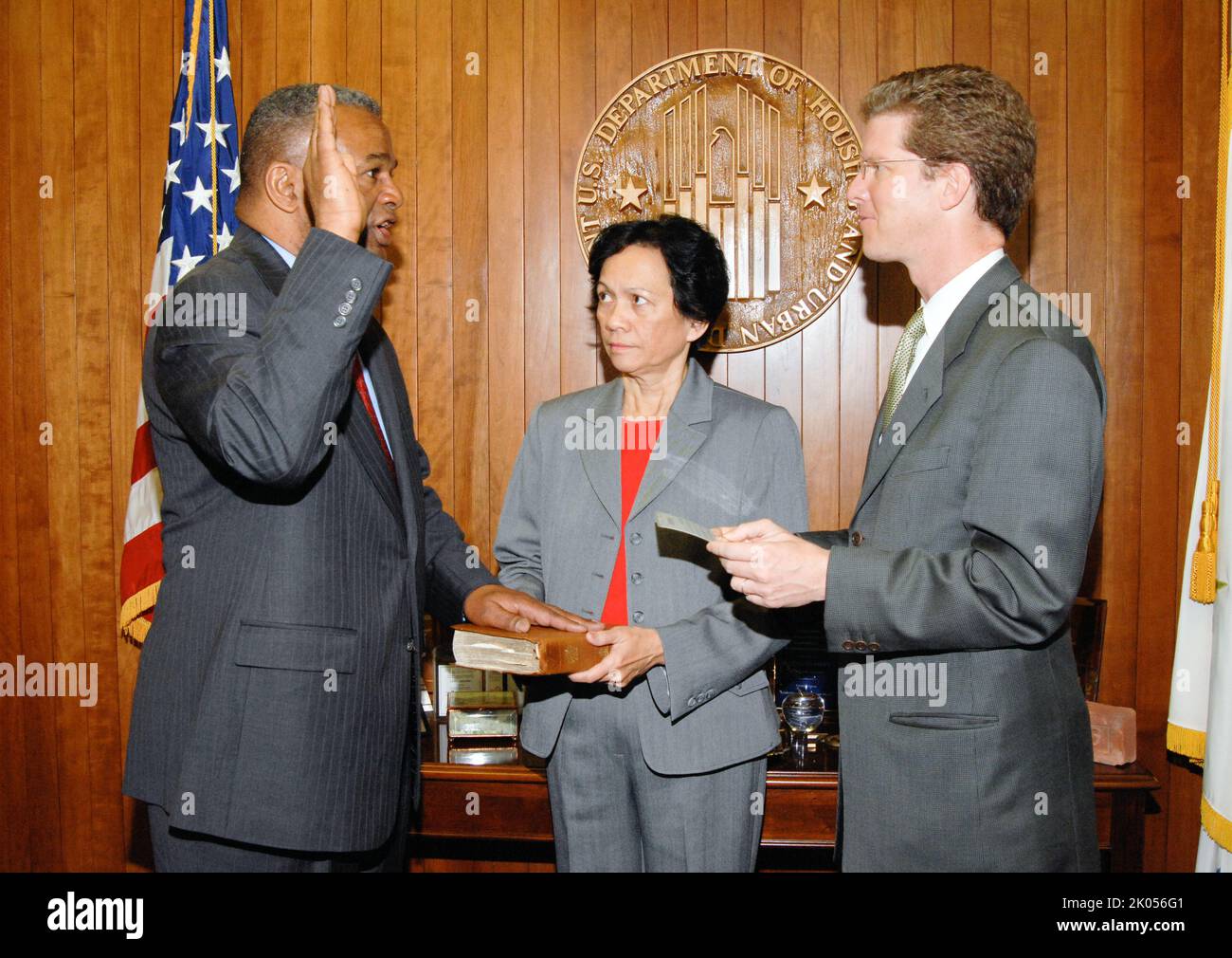 Swearing in ceremony for Deputy Secretary Ron Sims, with Secretary ...