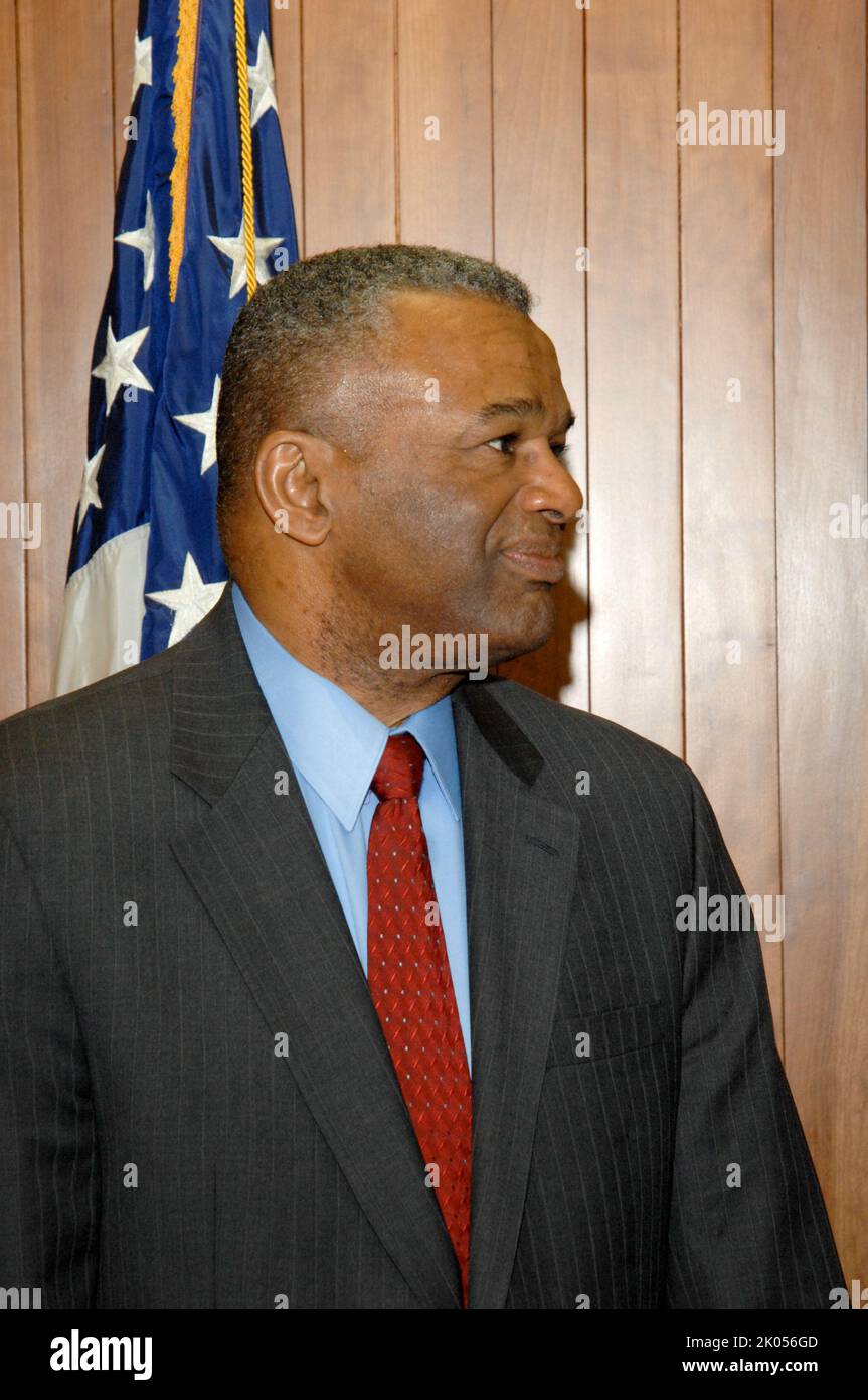 Swearing in ceremony for Deputy Secretary Ron Sims, with Secretary ...