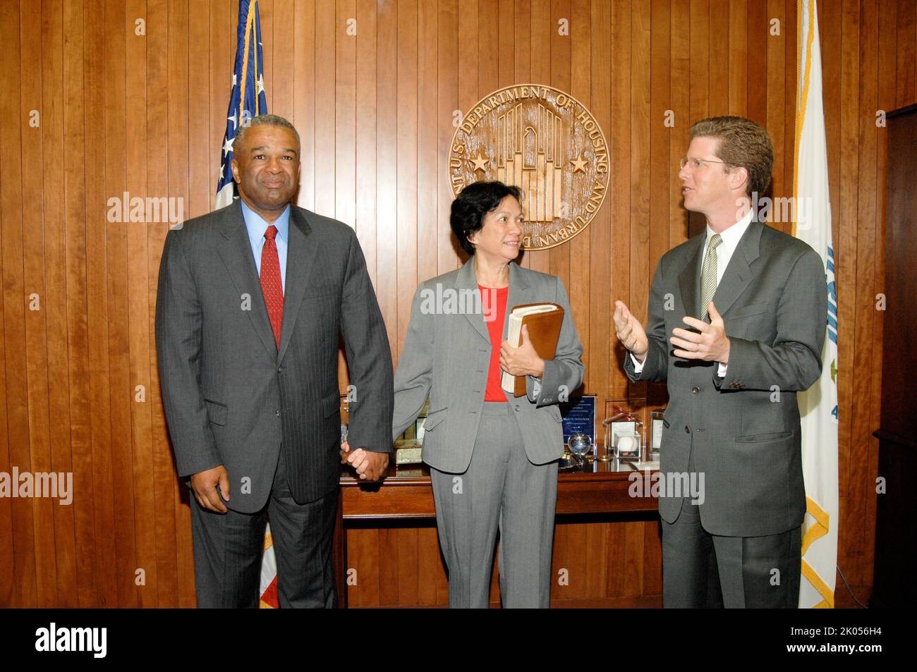 Swearing in ceremony for Deputy Secretary Ron Sims, with Secretary ...