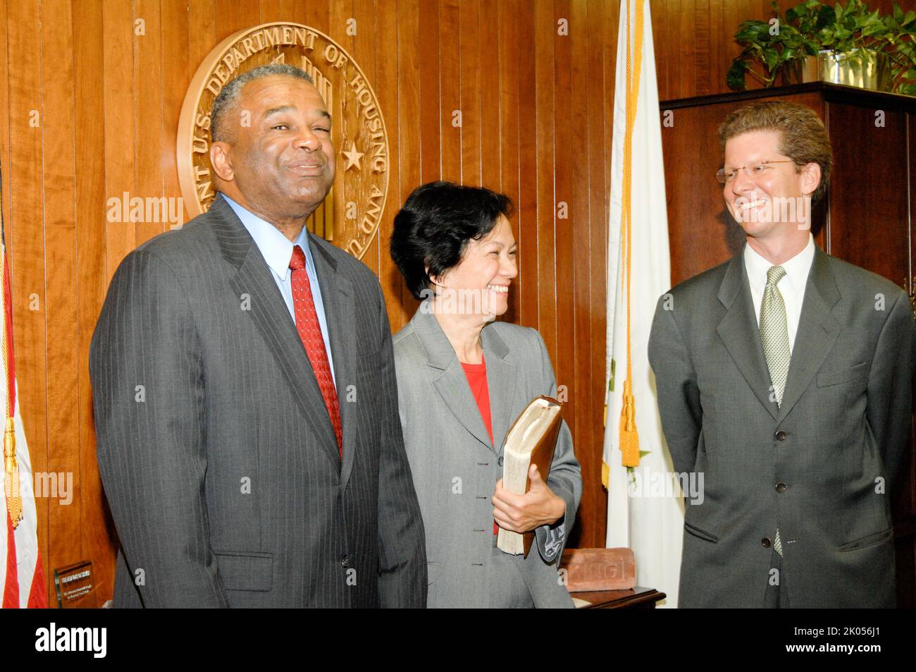 Swearing in ceremony for Deputy Secretary Ron Sims, with Secretary ...