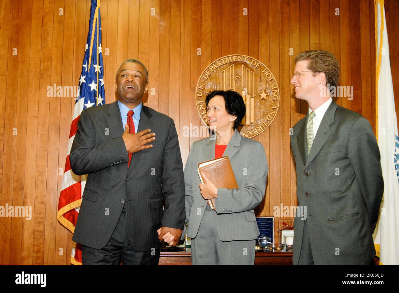 Swearing in ceremony for Deputy Secretary Ron Sims, with Secretary ...