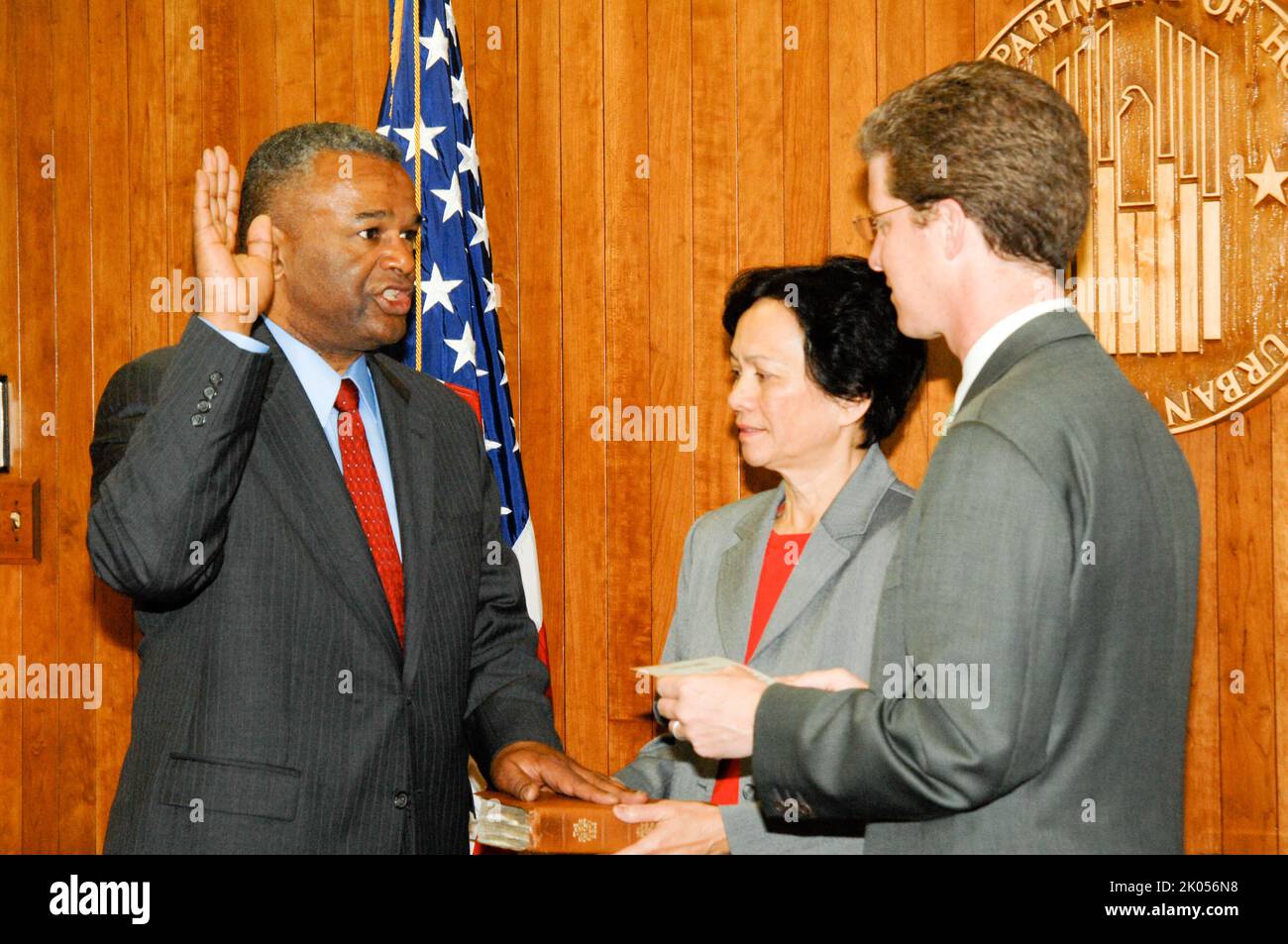 Swearing in ceremony for Deputy Secretary Ron Sims, with Secretary ...
