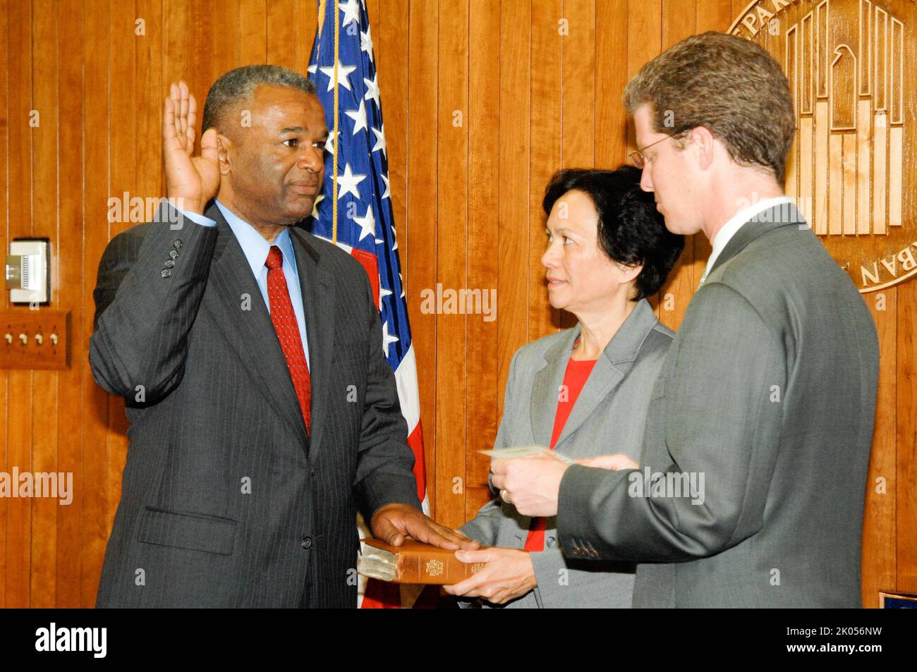 Swearing in ceremony for Deputy Secretary Ron Sims, with Secretary ...