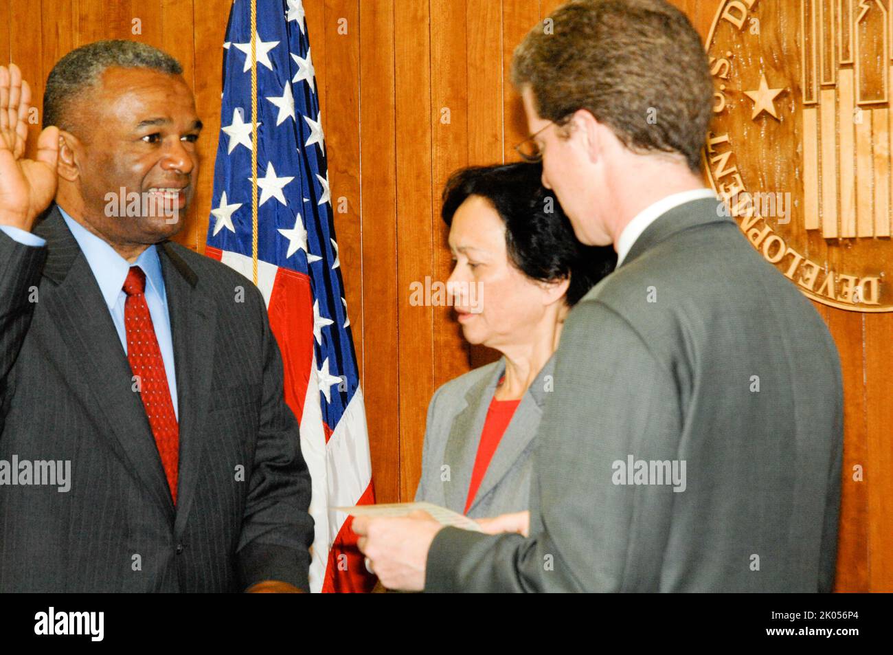 Swearing in ceremony for Deputy Secretary Ron Sims, with Secretary ...