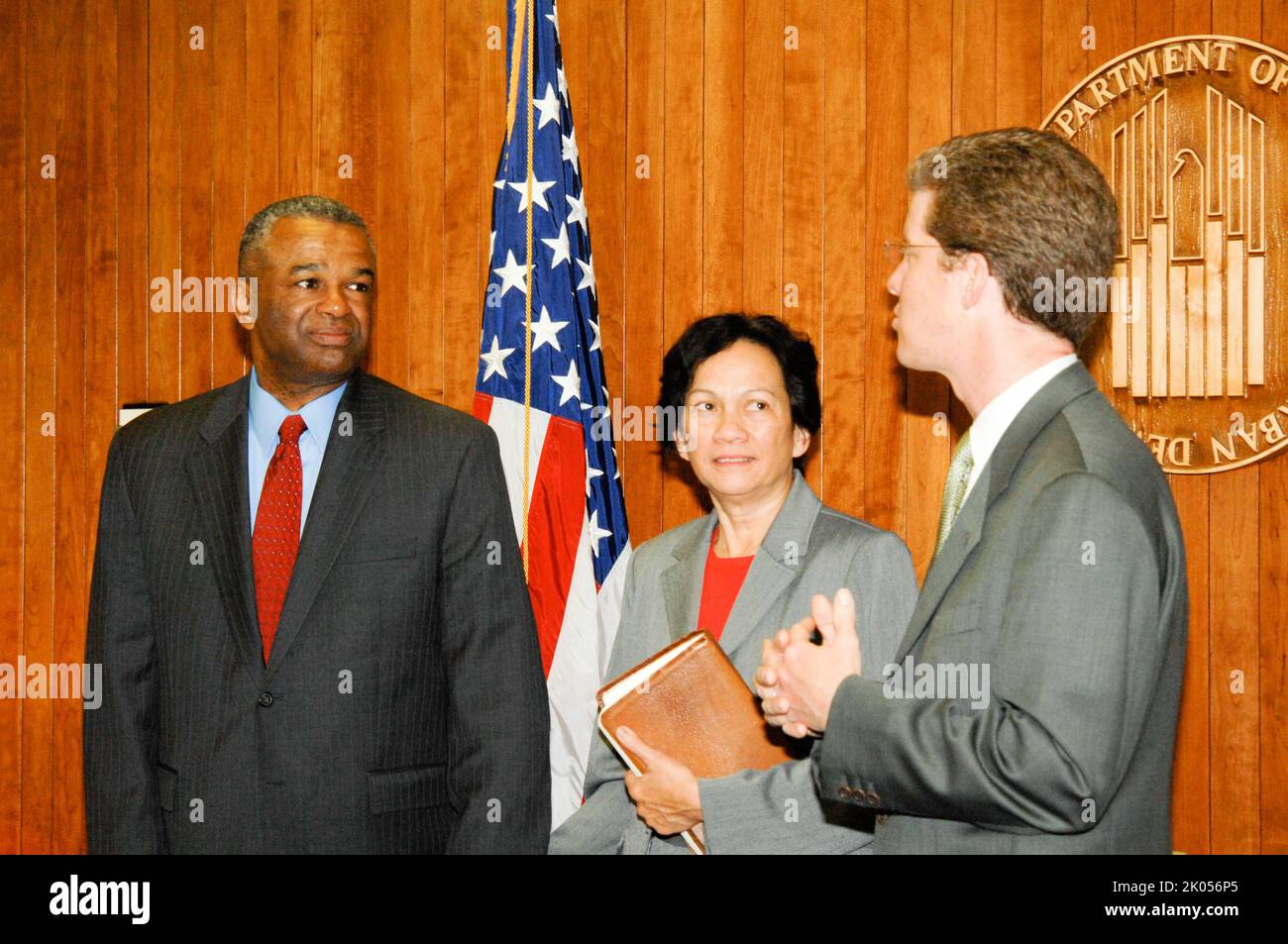 Swearing in ceremony for Deputy Secretary Ron Sims, with Secretary ...