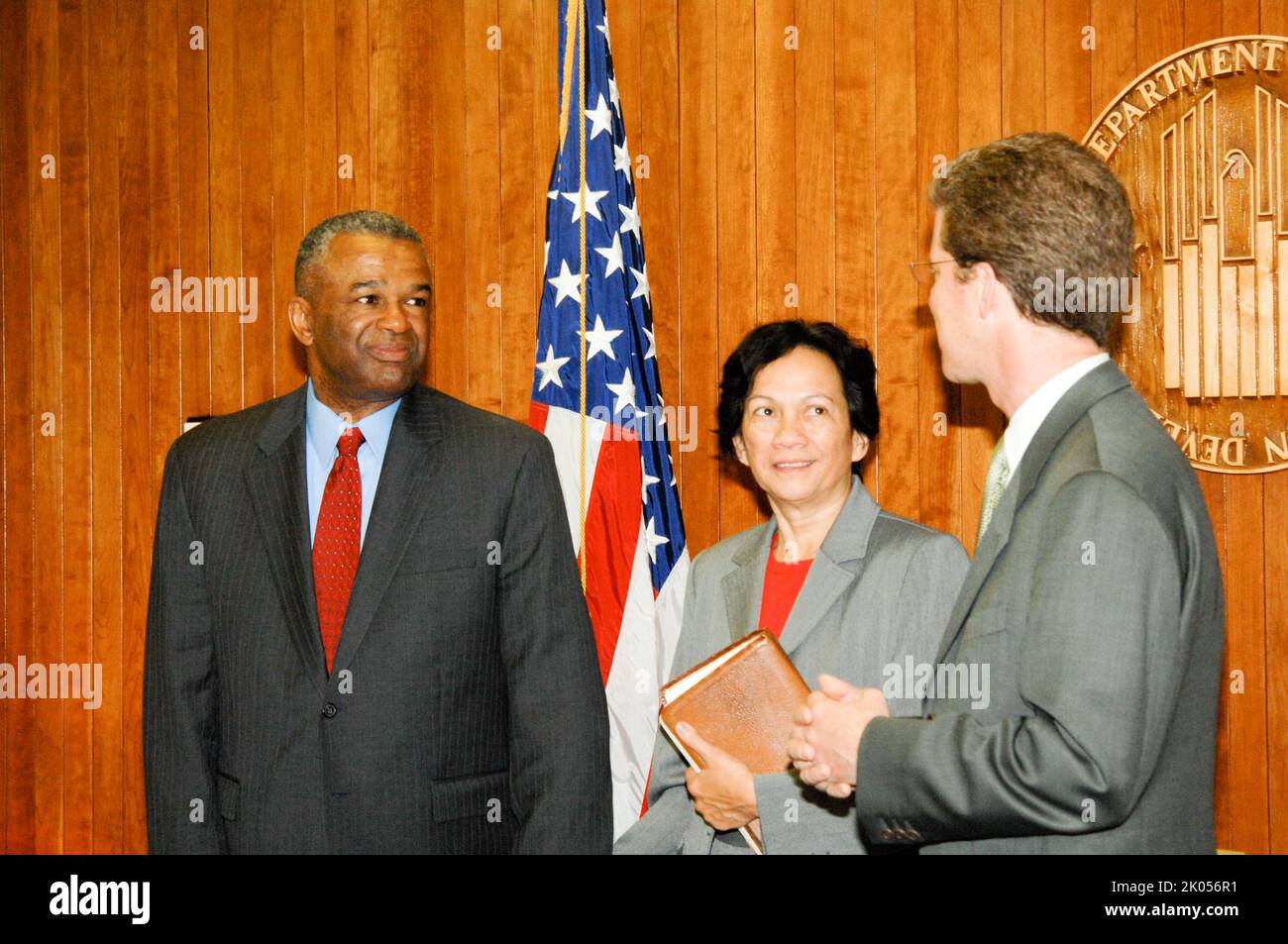Swearing in ceremony for Deputy Secretary Ron Sims, with Secretary ...