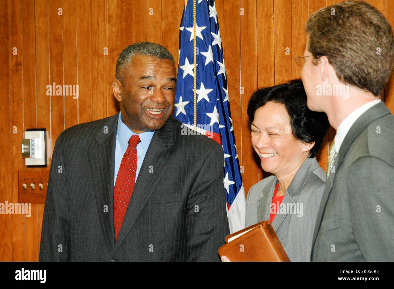 Swearing in ceremony for Deputy Secretary Ron Sims, with Secretary ...