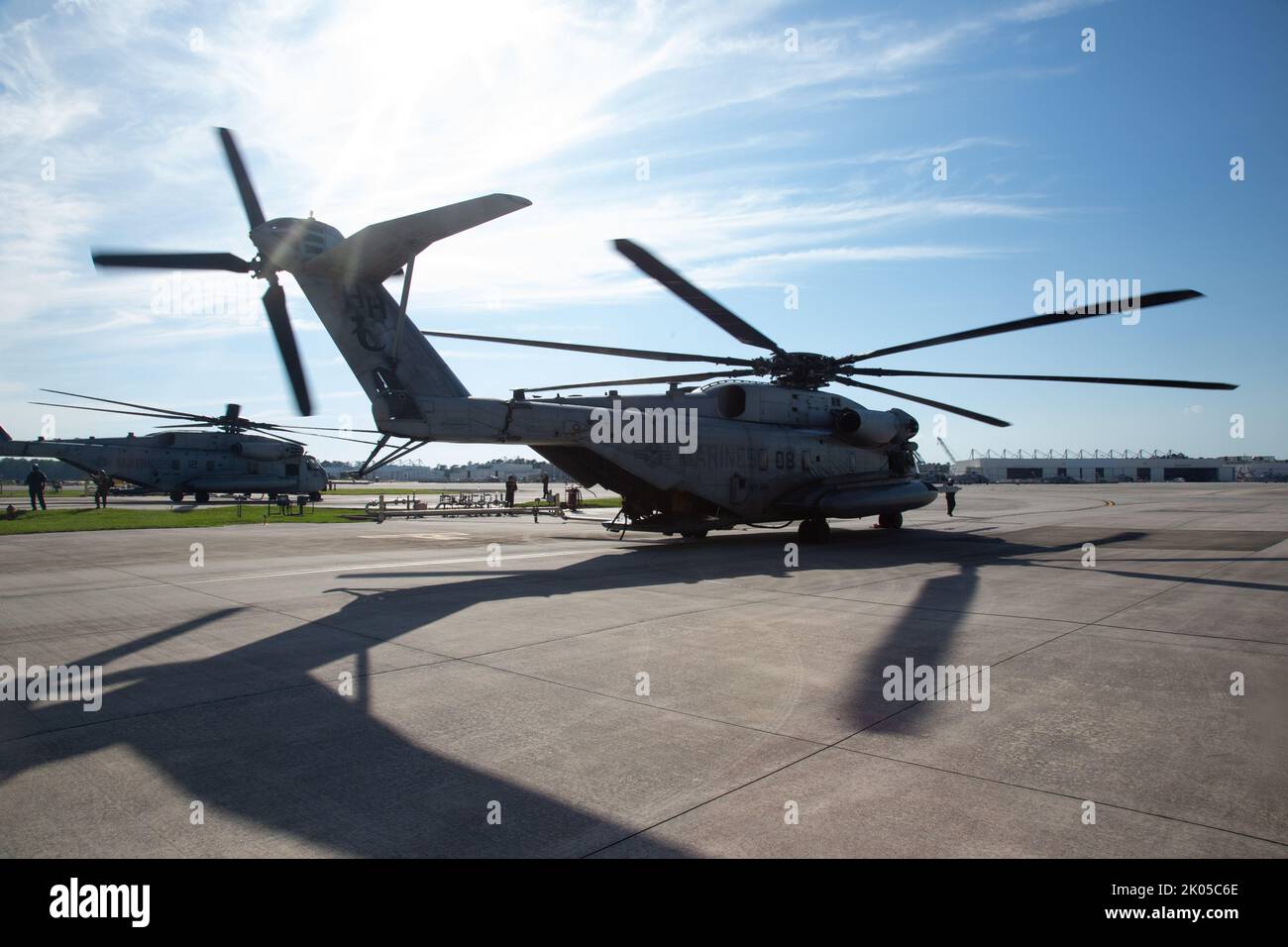 A CH-53E Super Stallion with Marine Heavy Helicopter Squadron (HMH) 366 ...