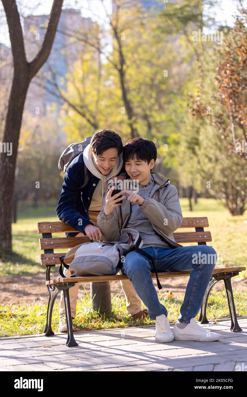 Two students tree on campus hi-res stock photography and images - Alamy