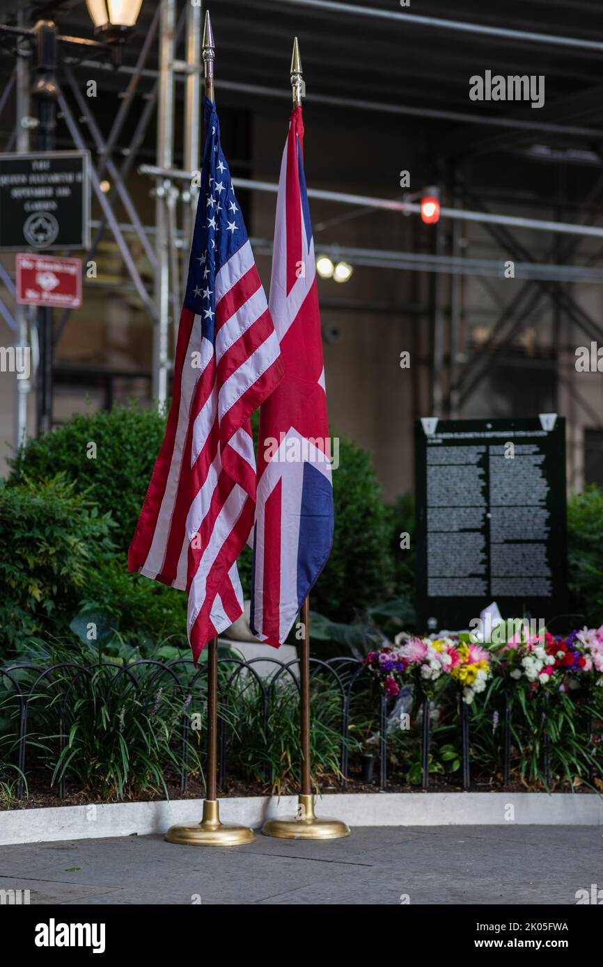 A makeshift memorial for Queen Elizabeth II at The Queen Elizabeth II ...