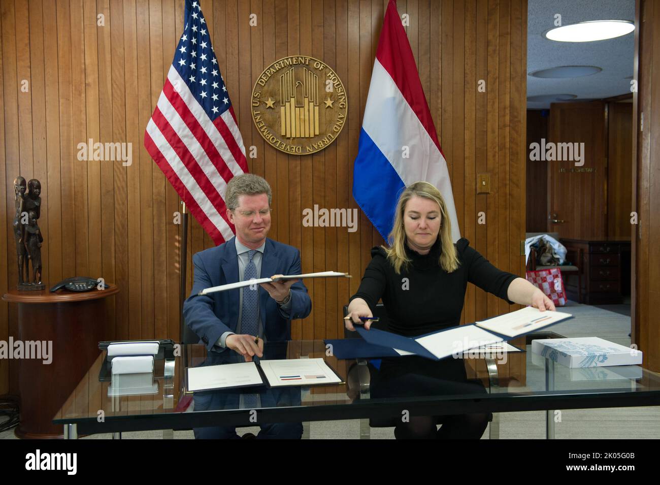 U.S.-Netherlands Memorandum of Understanding negotiations and signing ...