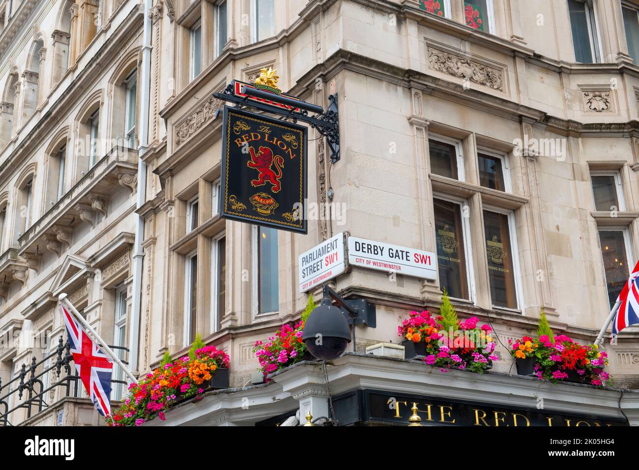 Red Lion pub at 48 Parliament Street at Derby Gate Street in city of ...