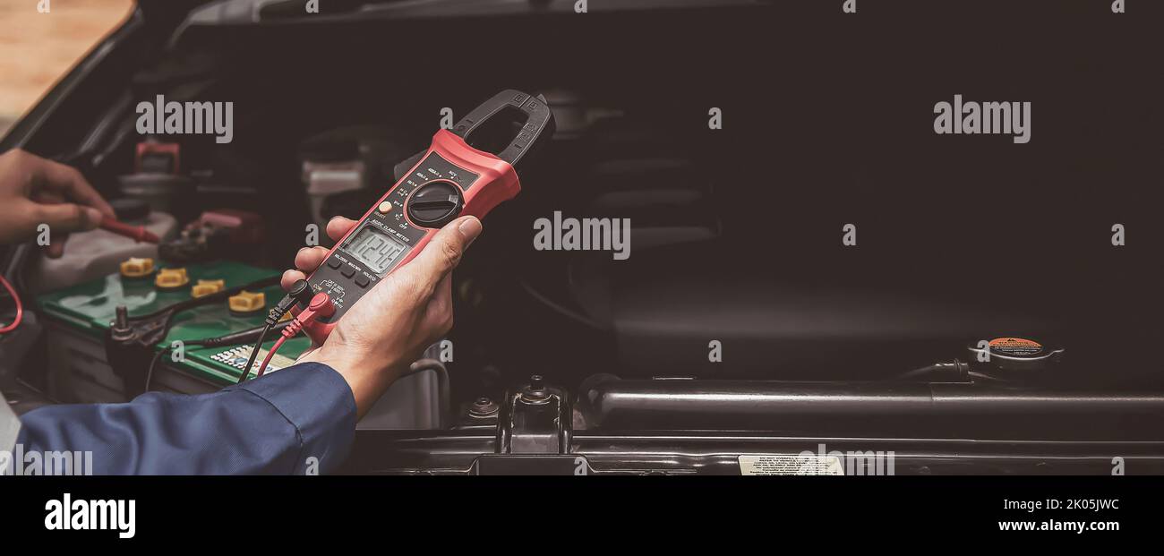 Technicians inspect the car's electrical system Stock Photo - Alamy