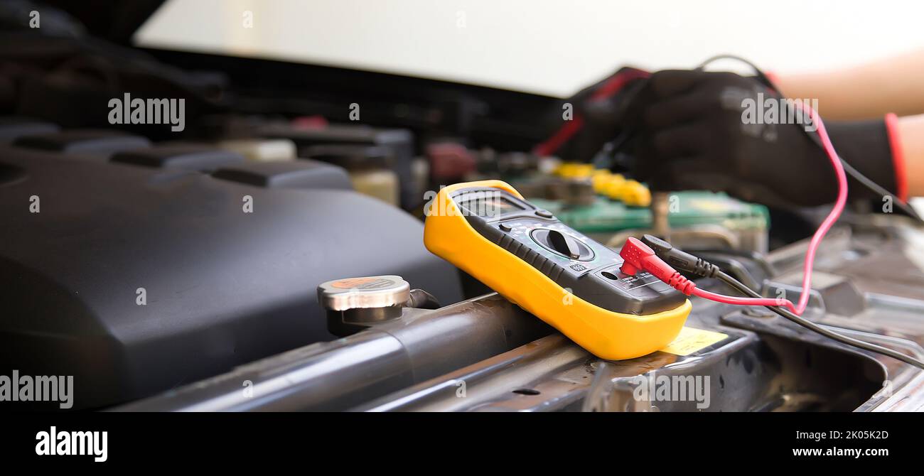 Technicians inspect the car's electrical system Stock Photo - Alamy