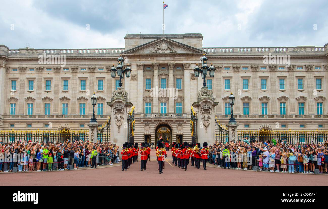British army band at Changing of the Guard ceremony in front of ...